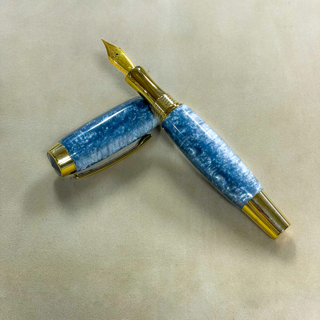 Stunning Collectors Fountain Pen | "Crushed Silver" In Titanium-Gold ...